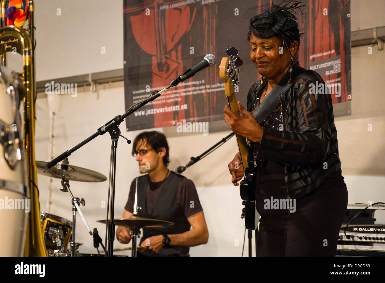 Kim Clarke - 50. Jazzwerkstatt Peitz - JOSEPH BOWIE`S DEFUNK`T Stock ...