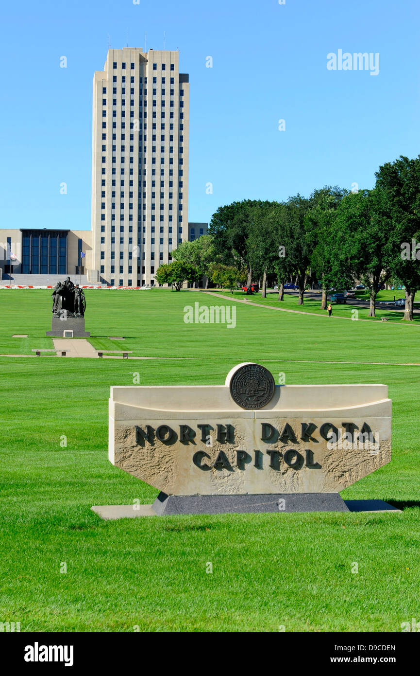 North Dakota State Capitol Bismarck ND Stock Photo - Alamy
