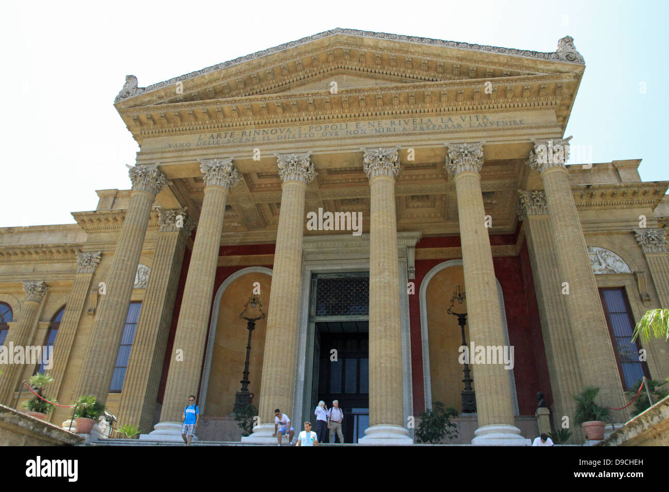 The Teatro Massimo Vittorio Emanuele opera house in Palermo, Sicily ...