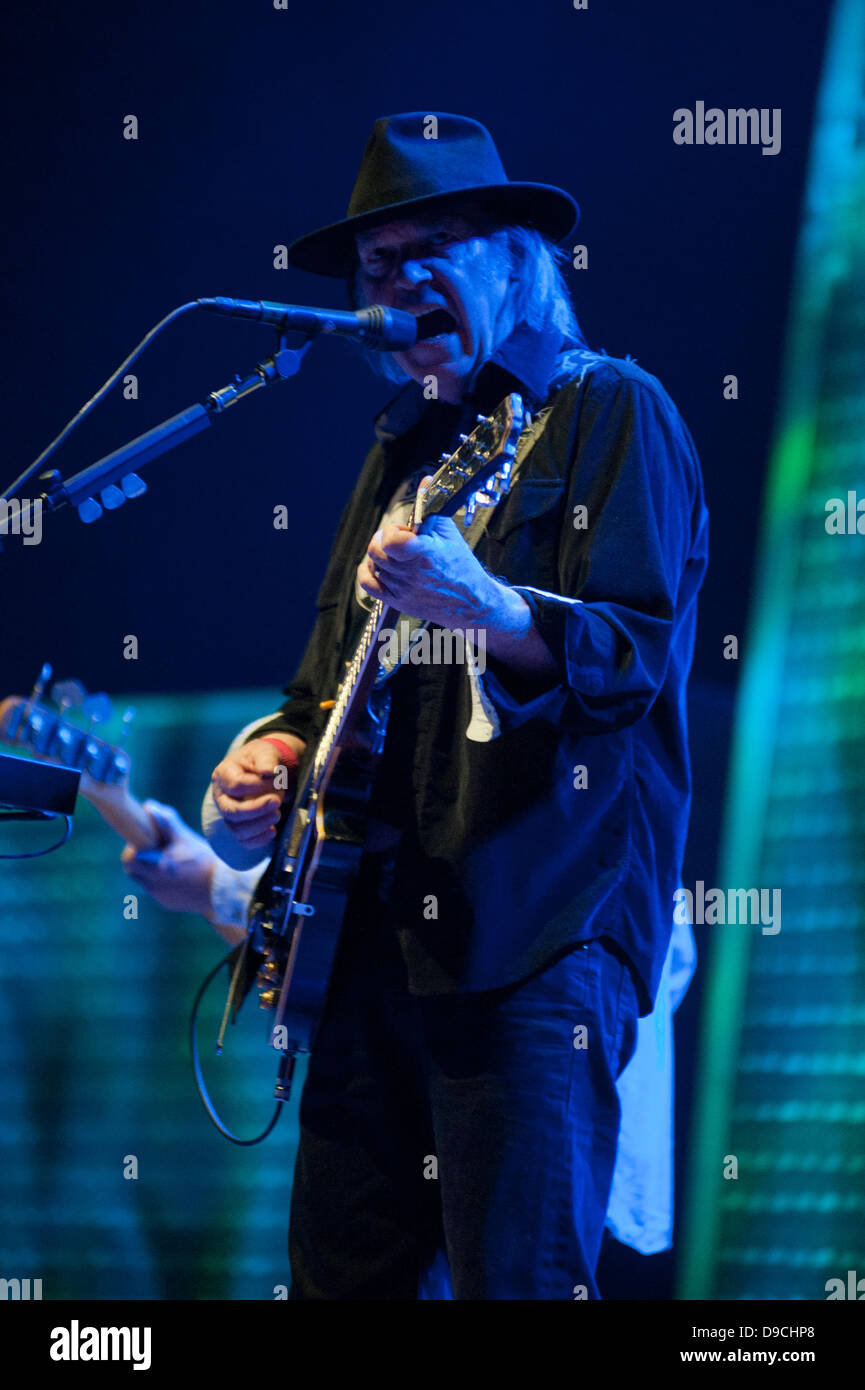 Neil young and crazy horse hi-res stock photography and images - Alamy