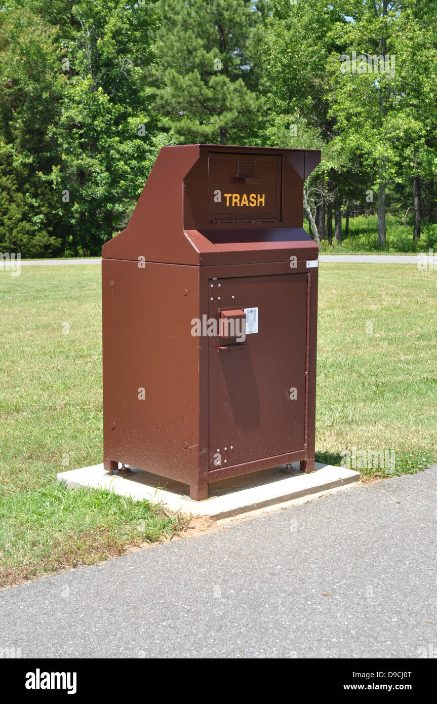 Bear proof garbage hi-res stock photography and images - Alamy