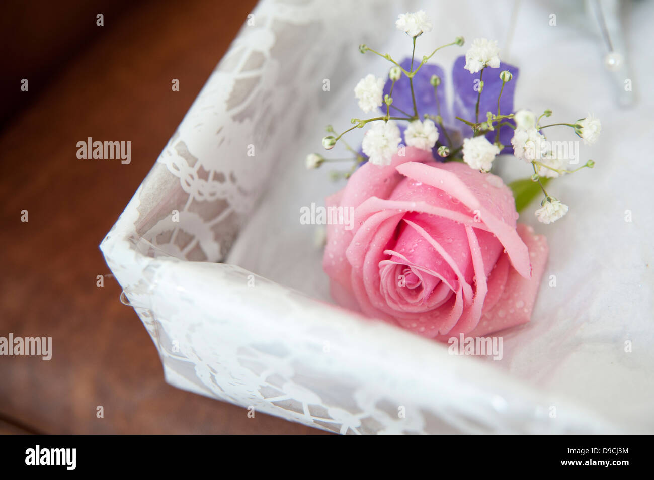 Buttonhole flowers hi-res stock photography and images - Alamy