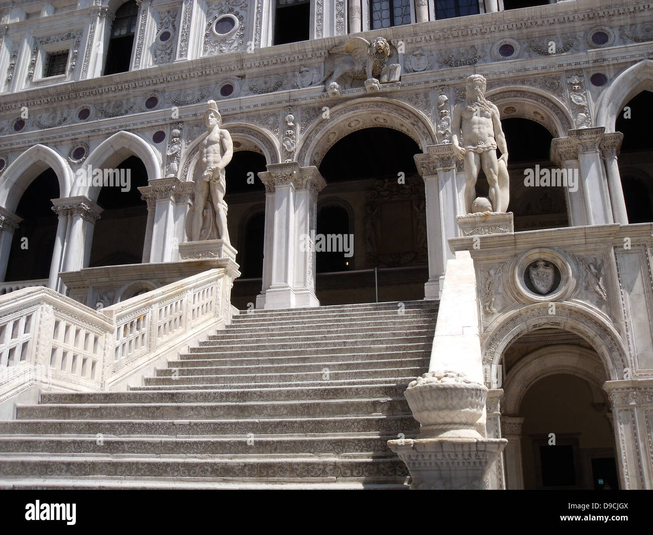 Baroque gothic architecture hi-res stock photography and images - Alamy