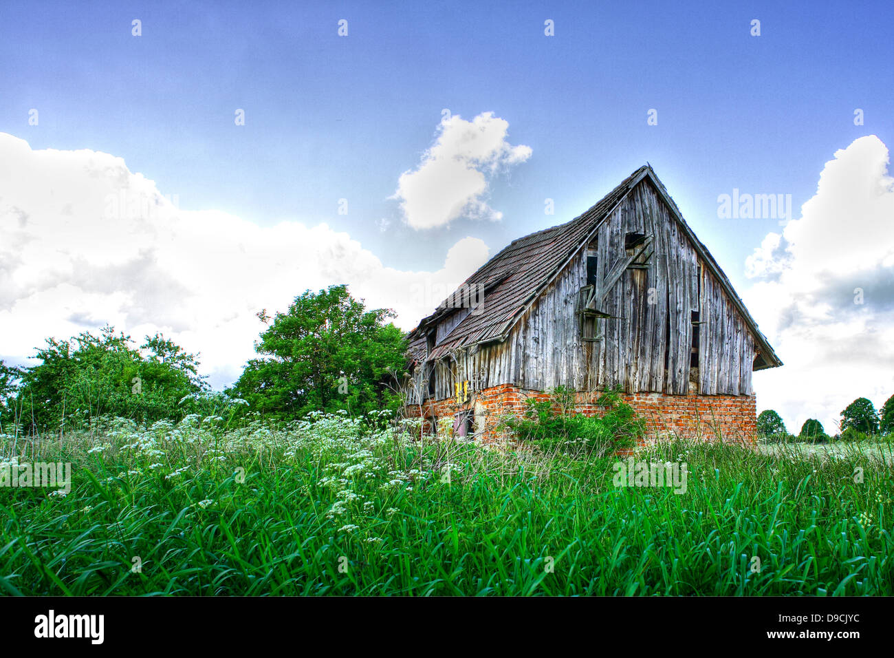 Old half timbered barn hi-res stock photography and images - Alamy
