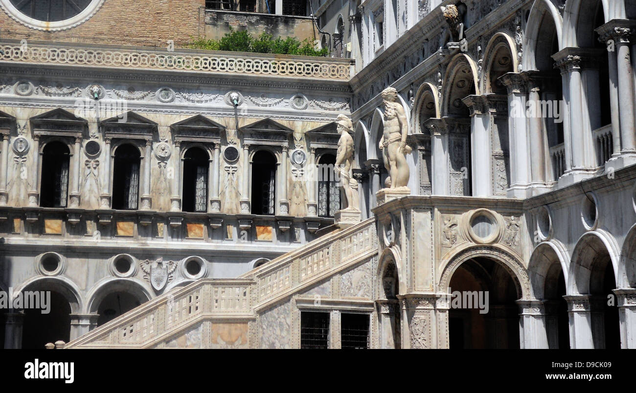 Detail of the Doge's Palace Courtyard, Venice. Built in Venetian Gothic ...