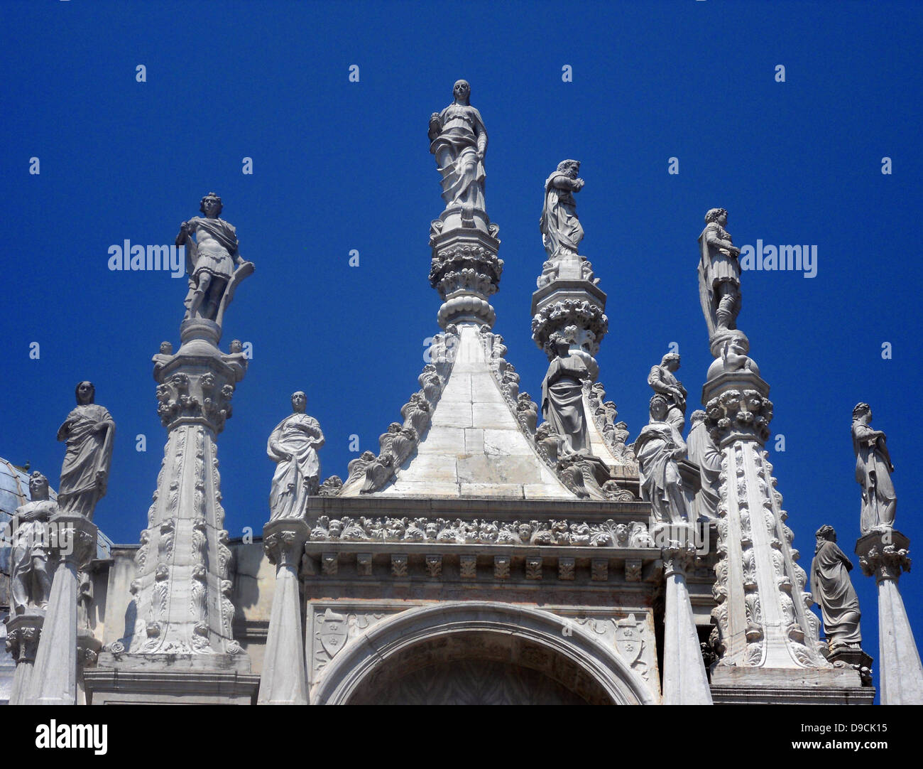 Detail of the Doge's Palace Courtyard, Venice. Built in Venetian Gothic ...