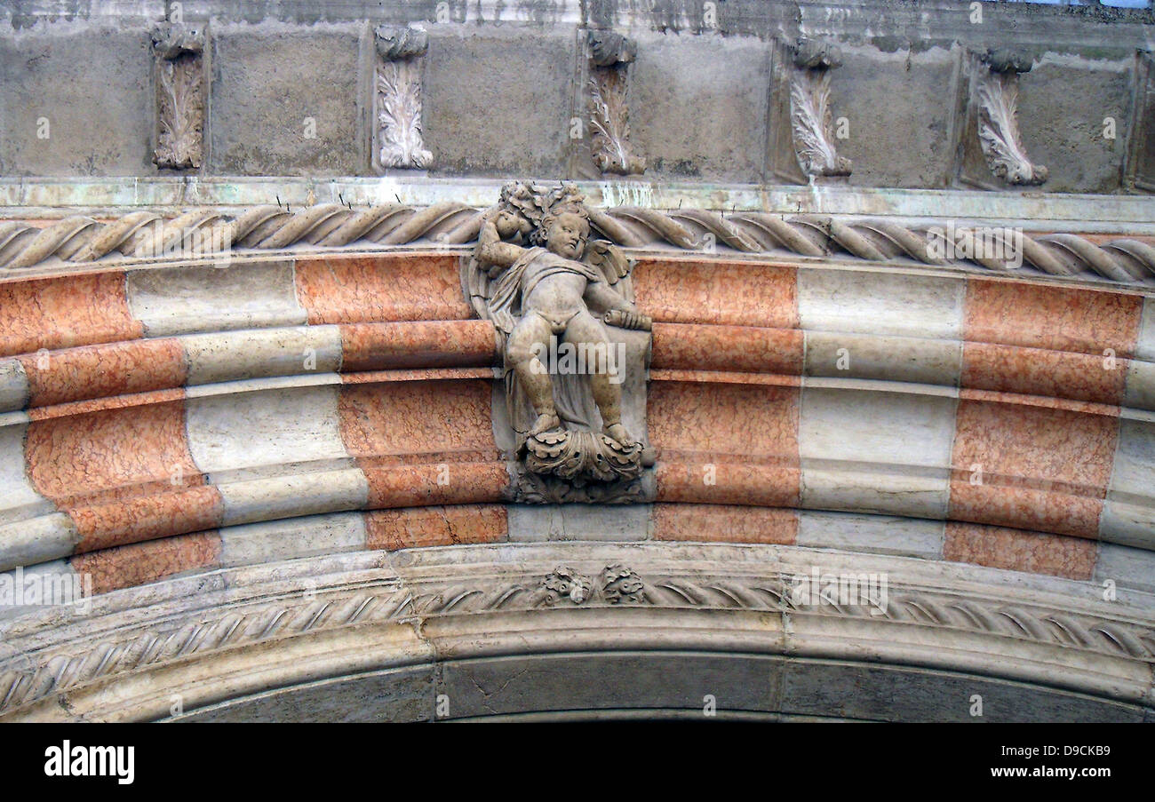 Detail of the Doge's Palace Courtyard, Venice. Built in Venetian Gothic ...