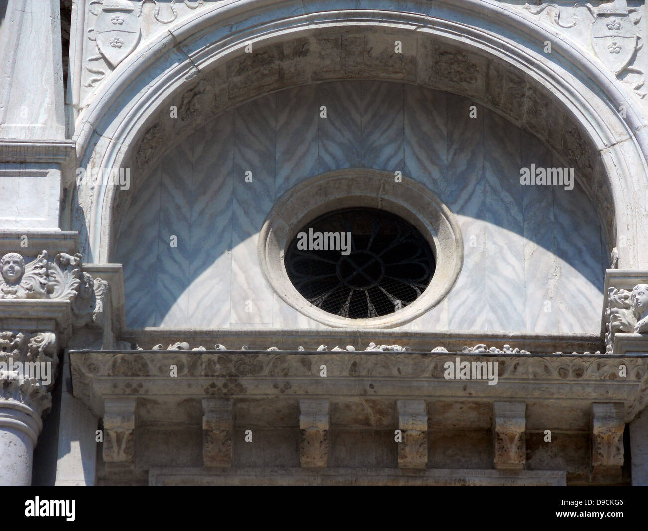 Detail of the Doge's Palace Courtyard, Venice. Built in Venetian Gothic ...