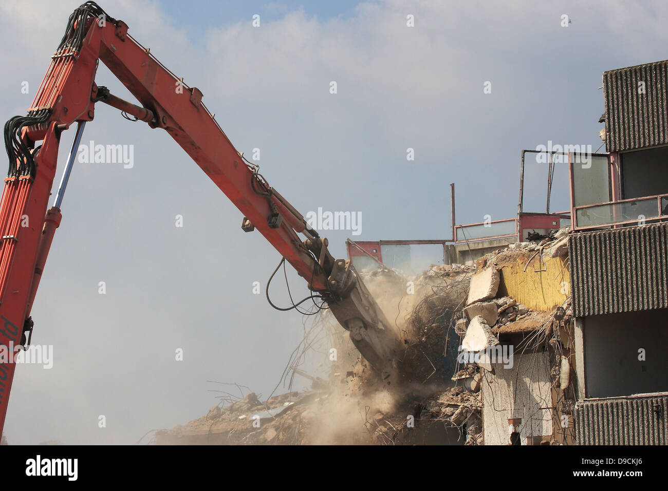 Demolition environment hi-res stock photography and images - Alamy