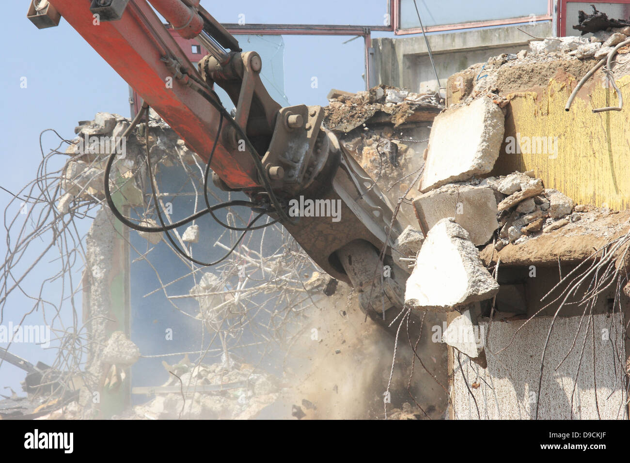 Demolition environment hi-res stock photography and images - Alamy