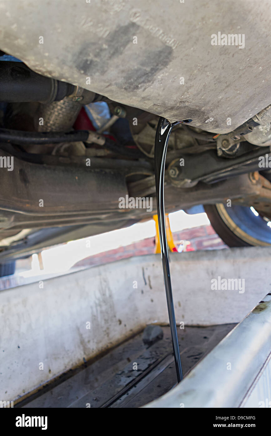 Servicing and maintenance hi-res stock photography and images - Alamy