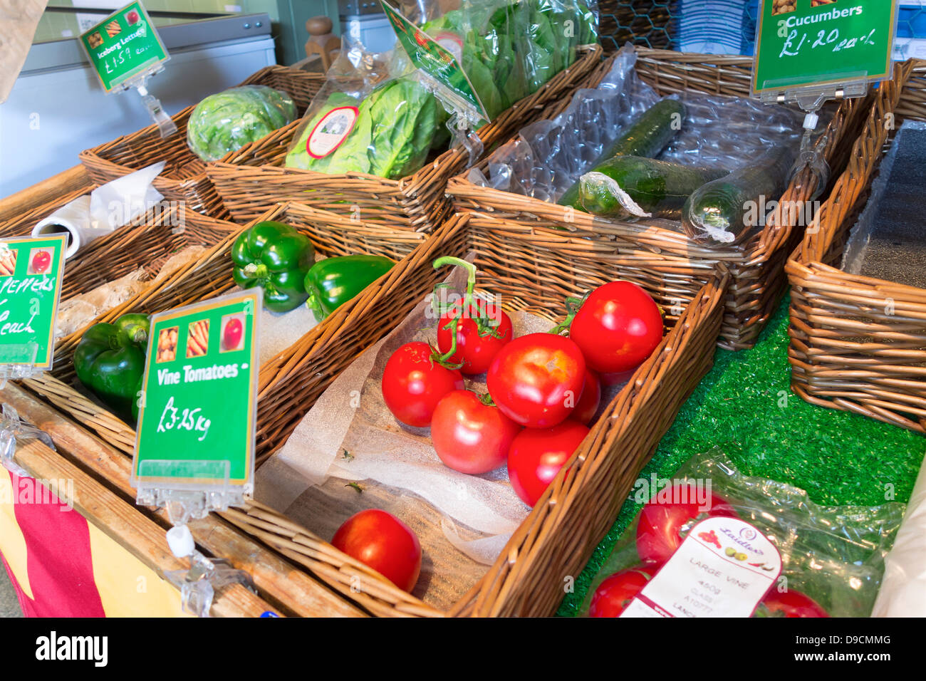 Shopping at farm shop hi-res stock photography and images - Alamy