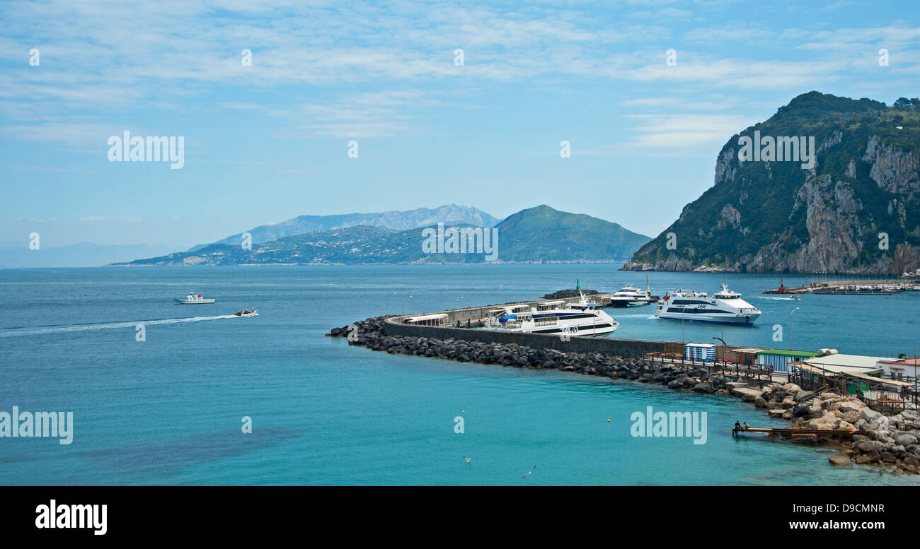 Harbor in capri italy hi-res stock photography and images - Alamy