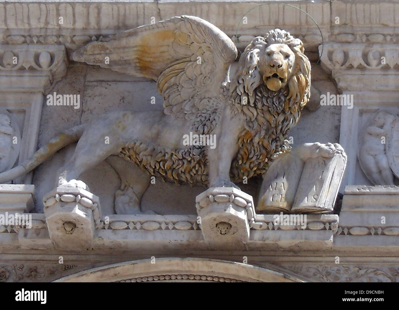 Detail of the Doge's Palace Courtyard, Venice. Built in Venetian Gothic ...