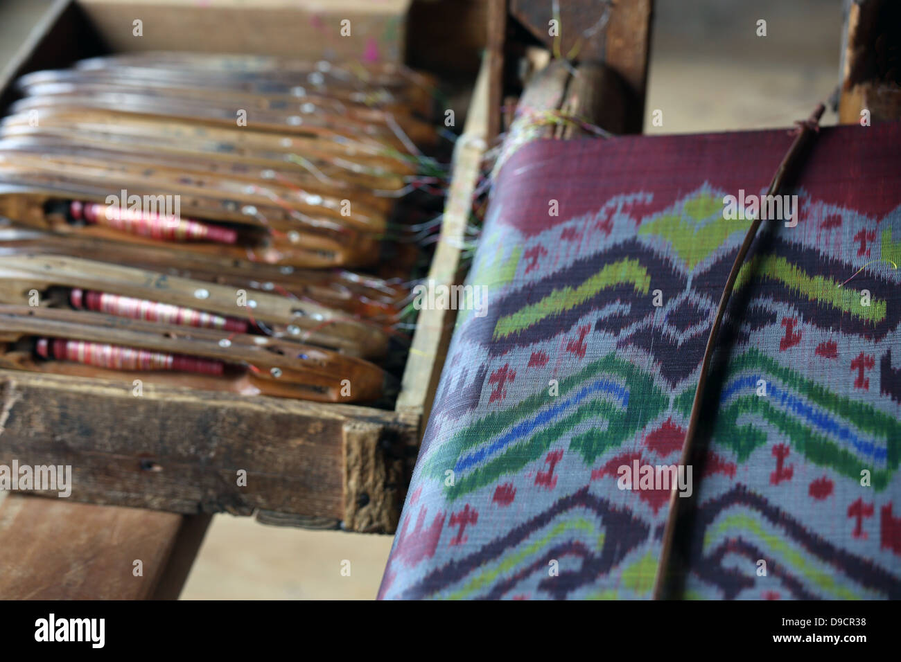 Textile loom hi-res stock photography and images - Alamy