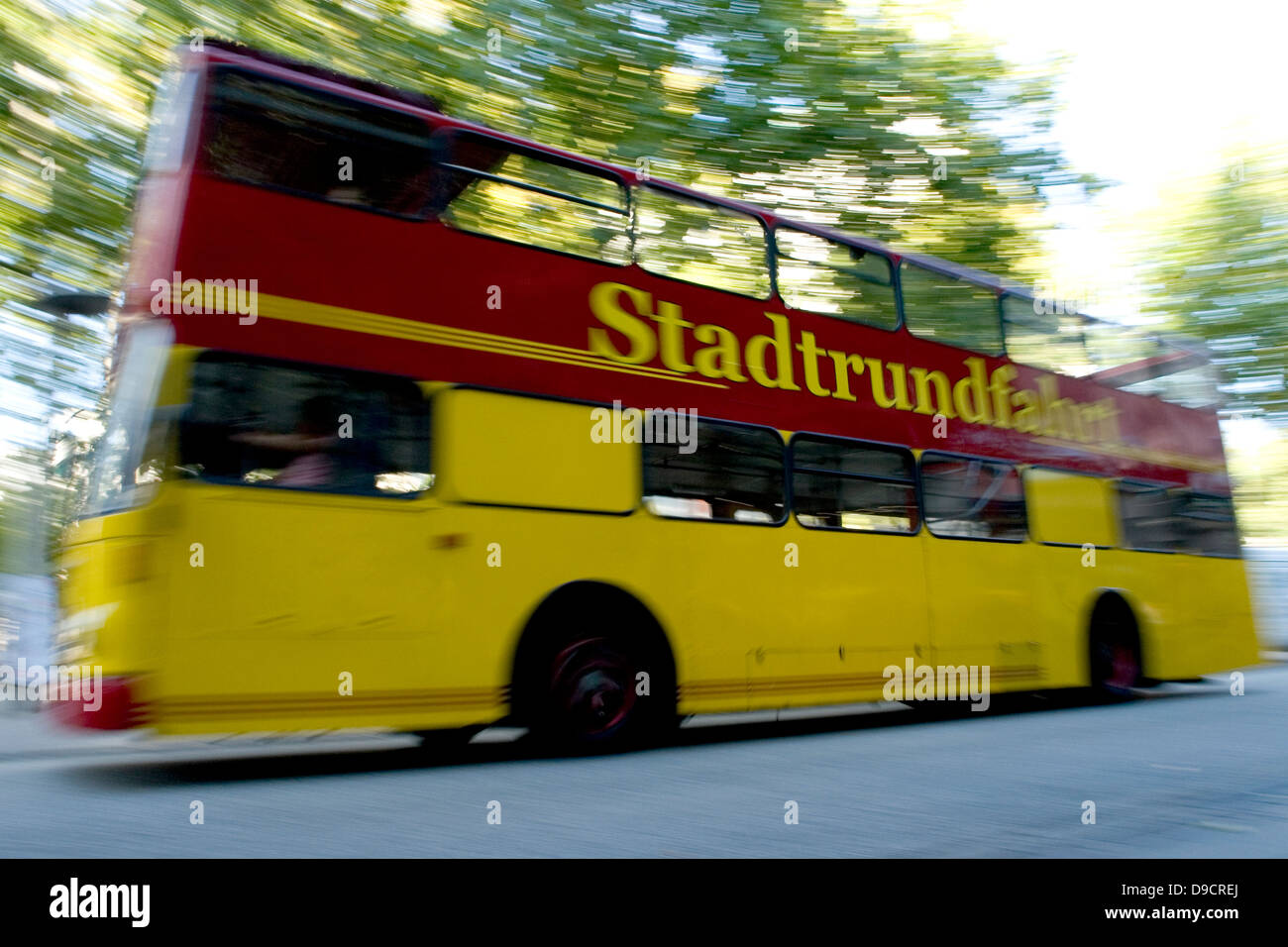 City tour hi-res stock photography and images - Alamy