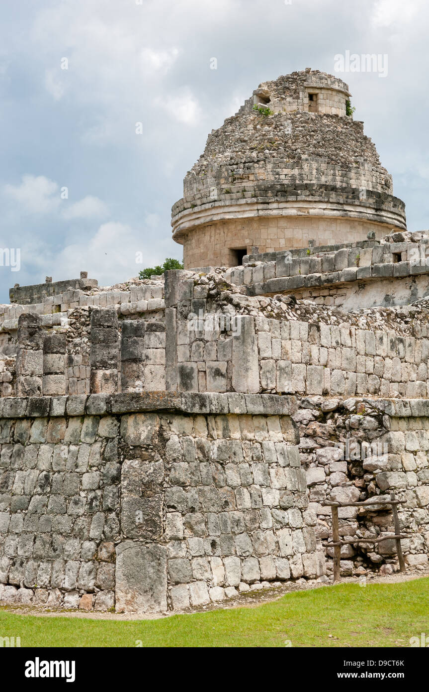 Mayan observatory at Chichen Itza - Yucatan Peninsula, Mexico Stock ...