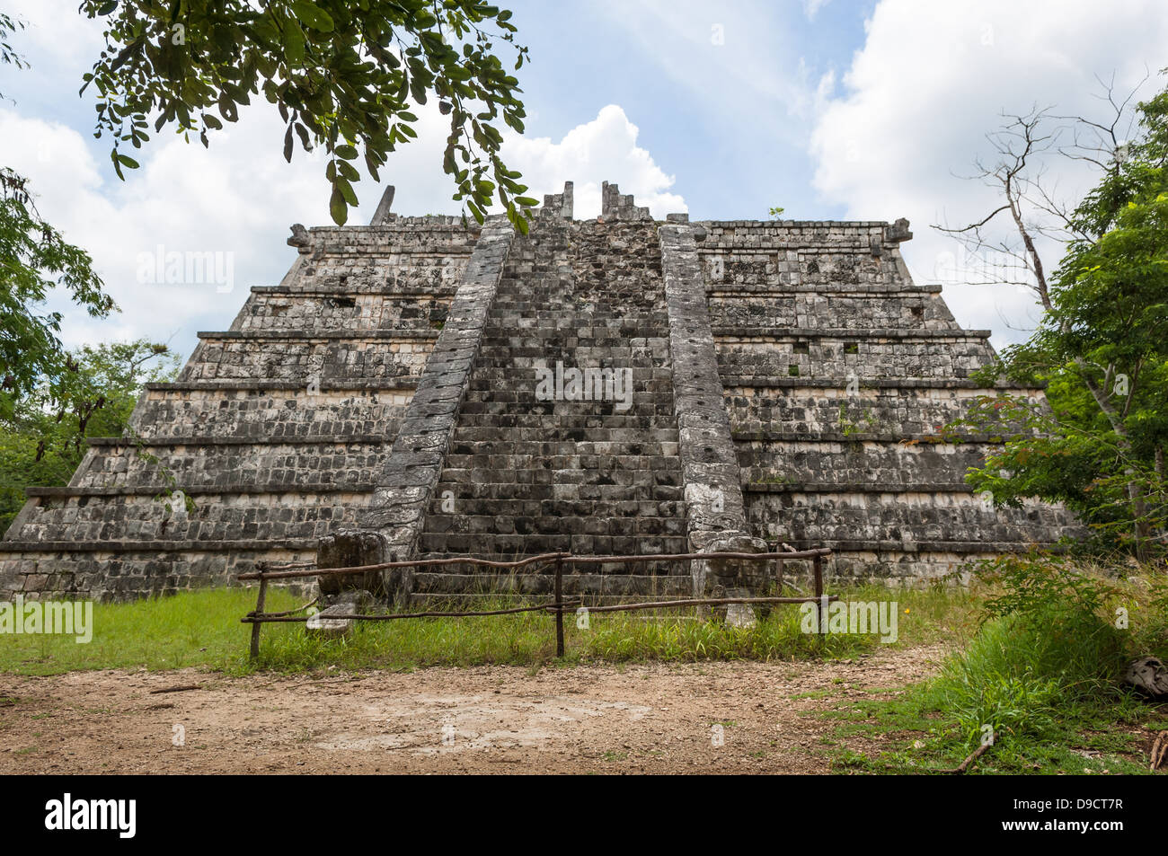 Mayan ruins at Chichen Itza - Yucatan Peninsula, Mexico Stock Photo - Alamy