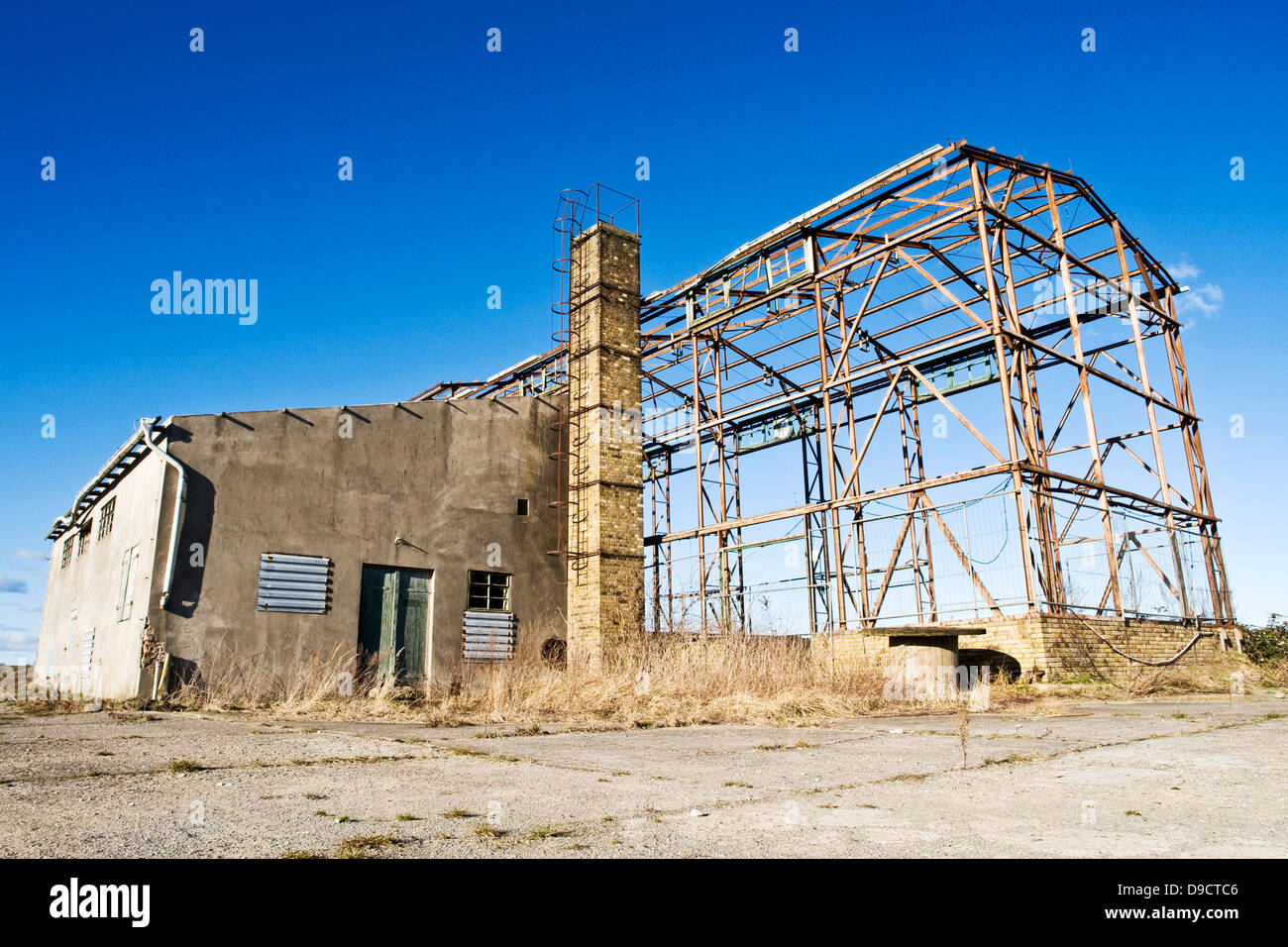Ramshackle hi-res stock photography and images - Alamy