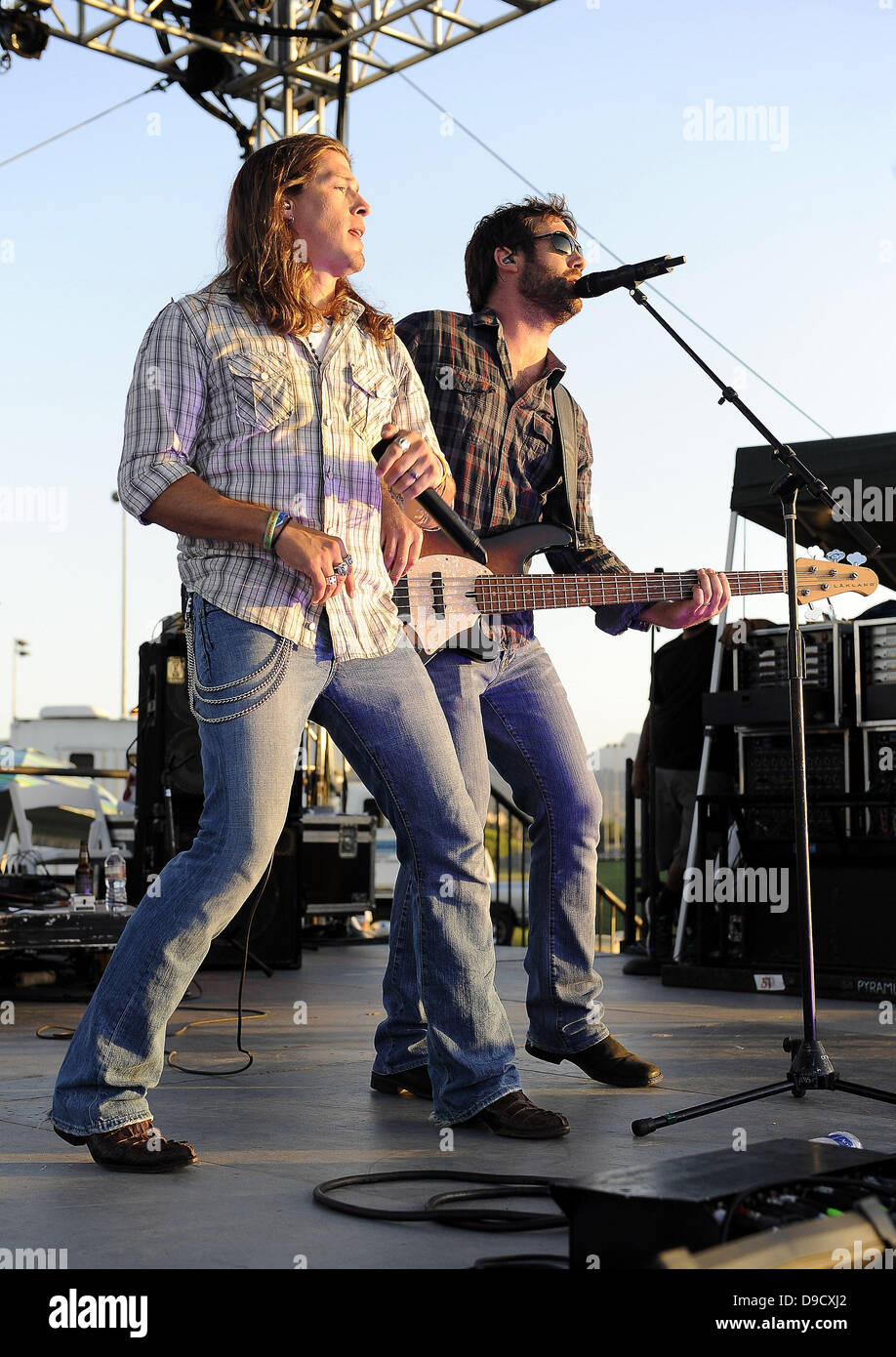 Jason michael carroll hi-res stock photography and images - Alamy