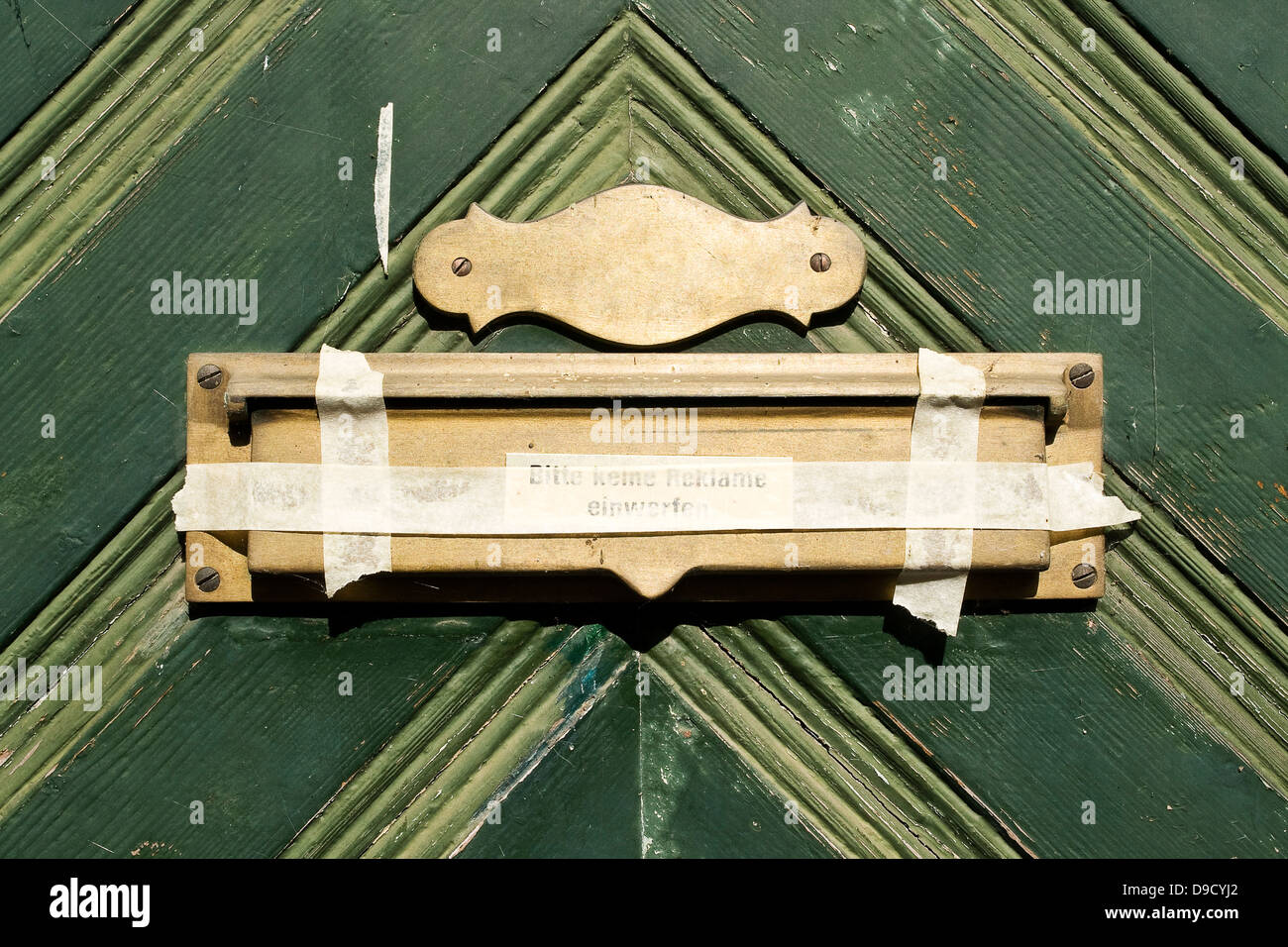 Door slit hi-res stock photography and images - Alamy