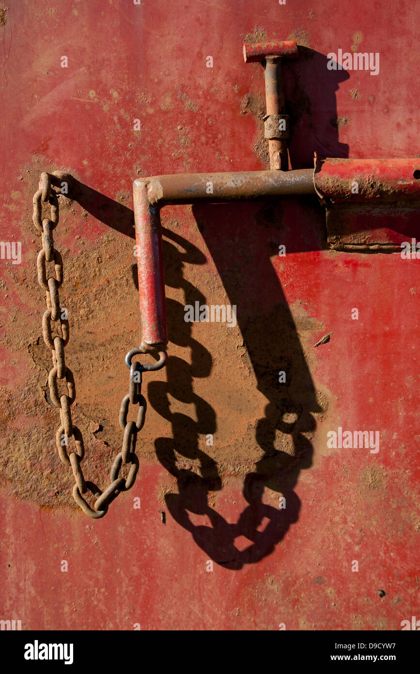 Chain handle hi-res stock photography and images - Alamy