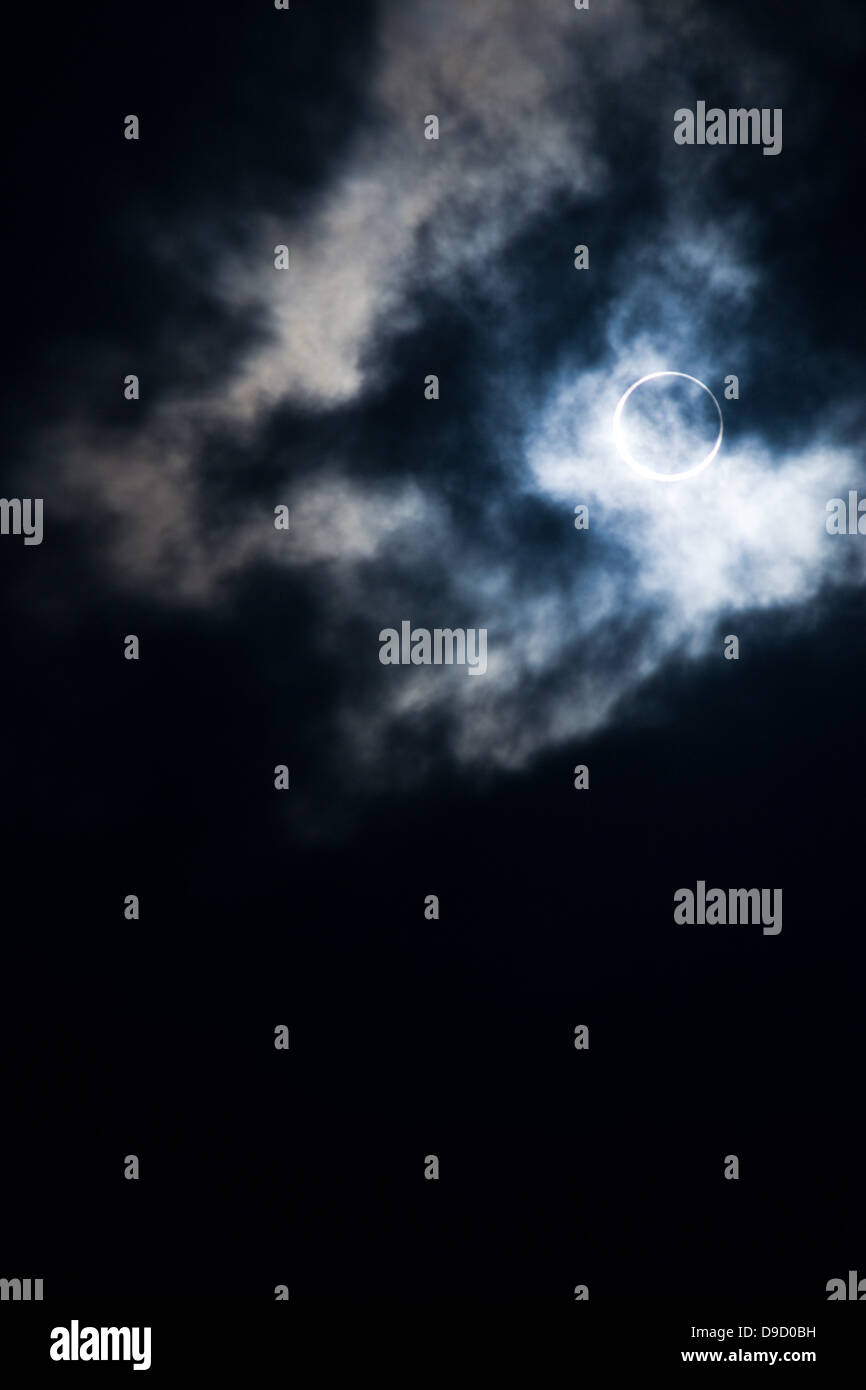 Yin yang sun moon hi-res stock photography and images - Alamy