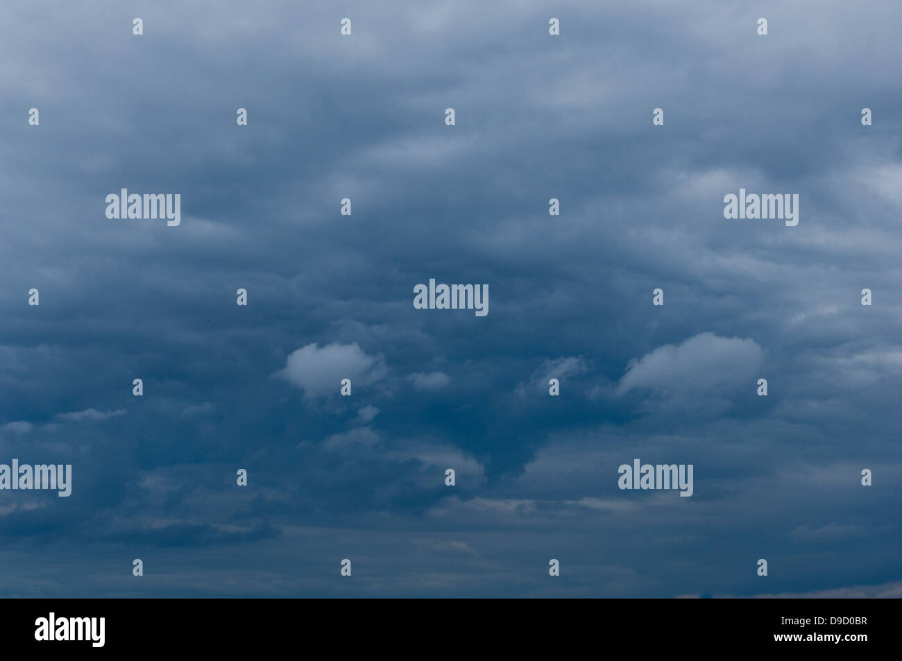 Darkish white clouds hi-res stock photography and images - Alamy