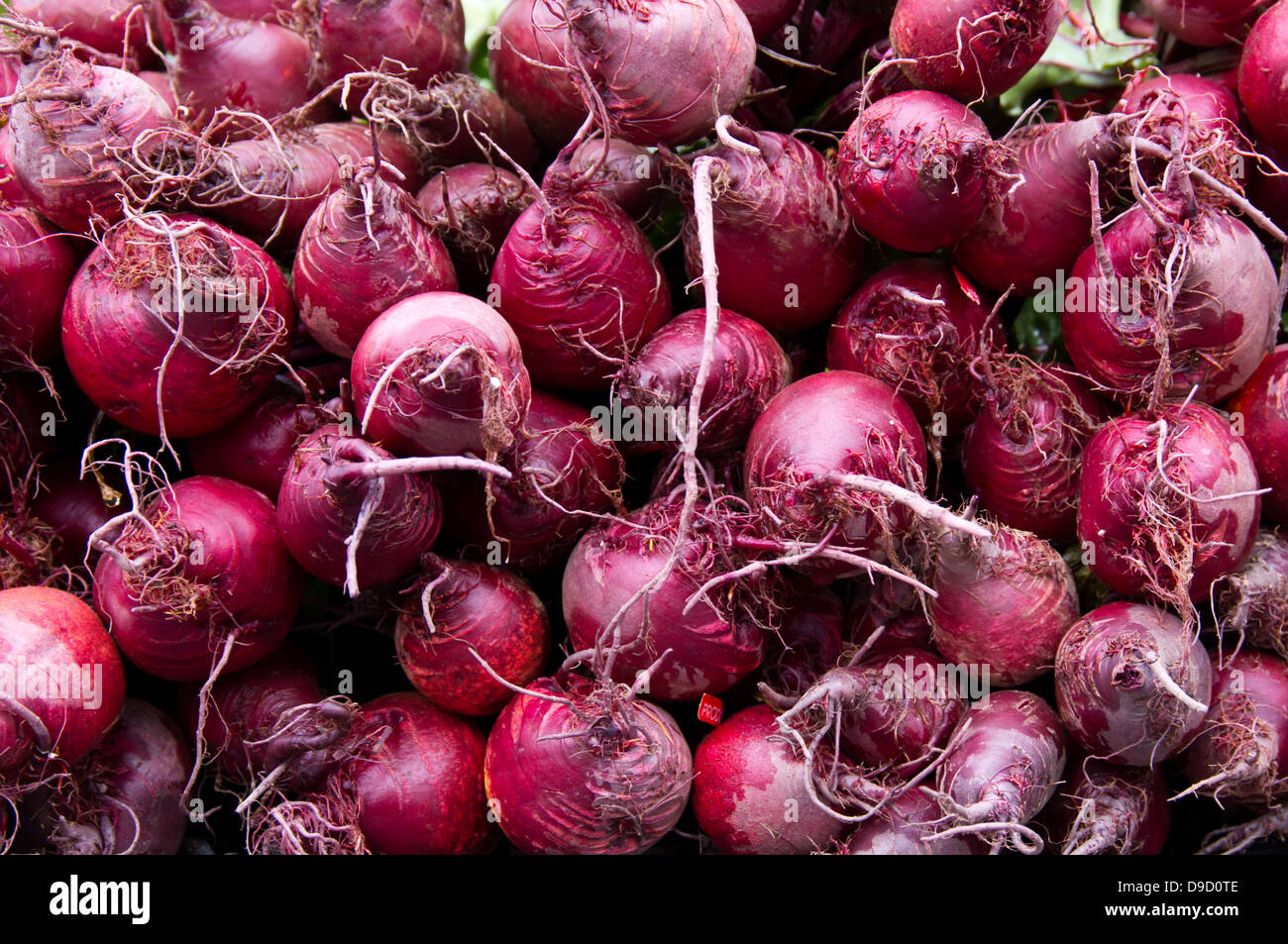 Red beets on display at the farmer's market Stock Photo - Alamy