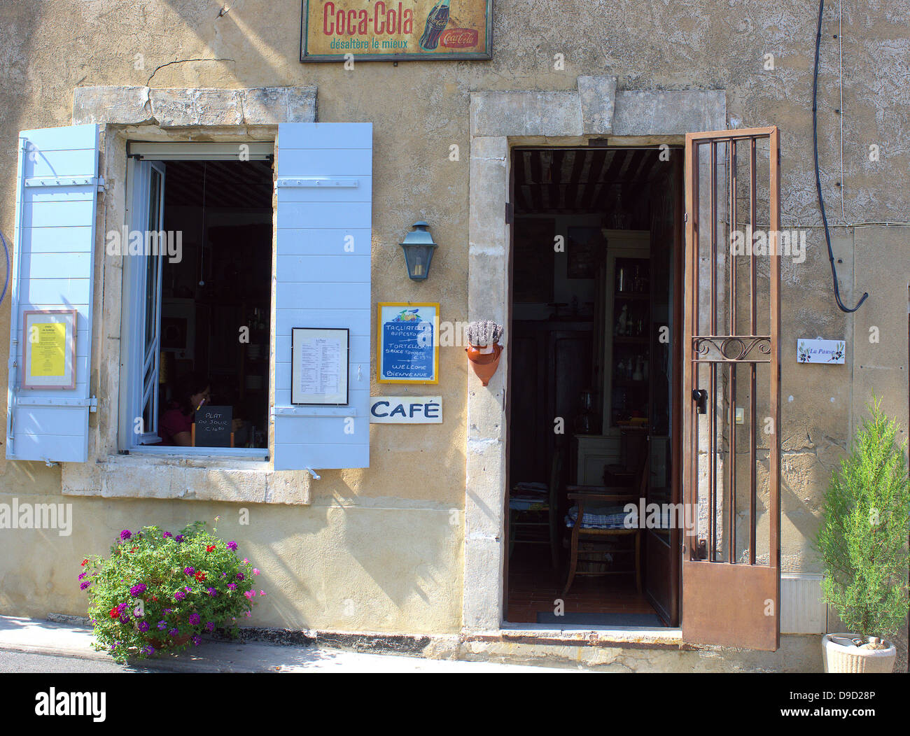 Provencal restaurant Provence France Stock Photo - Alamy