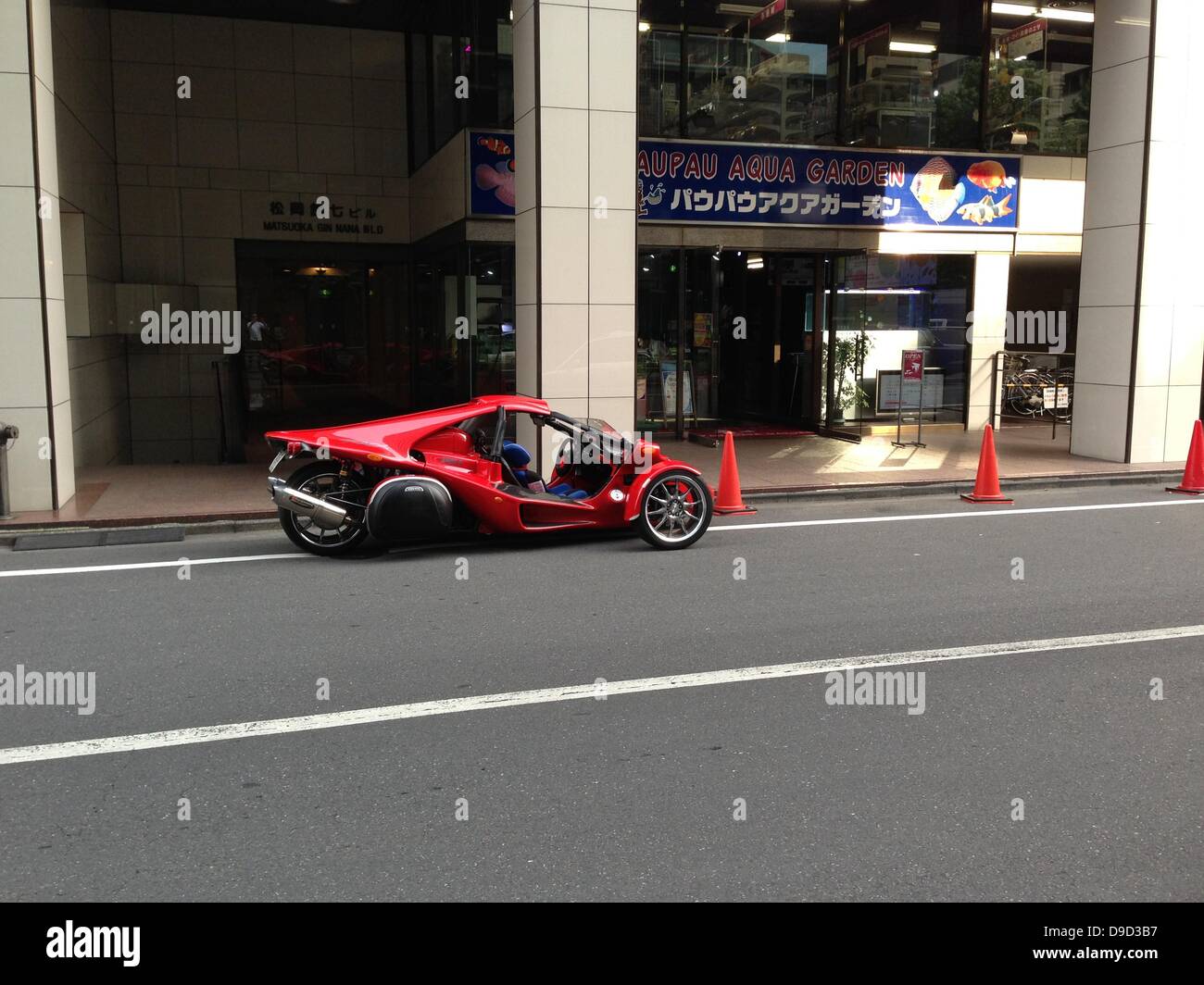 Three wheeled japan hi-res stock photography and images - Alamy