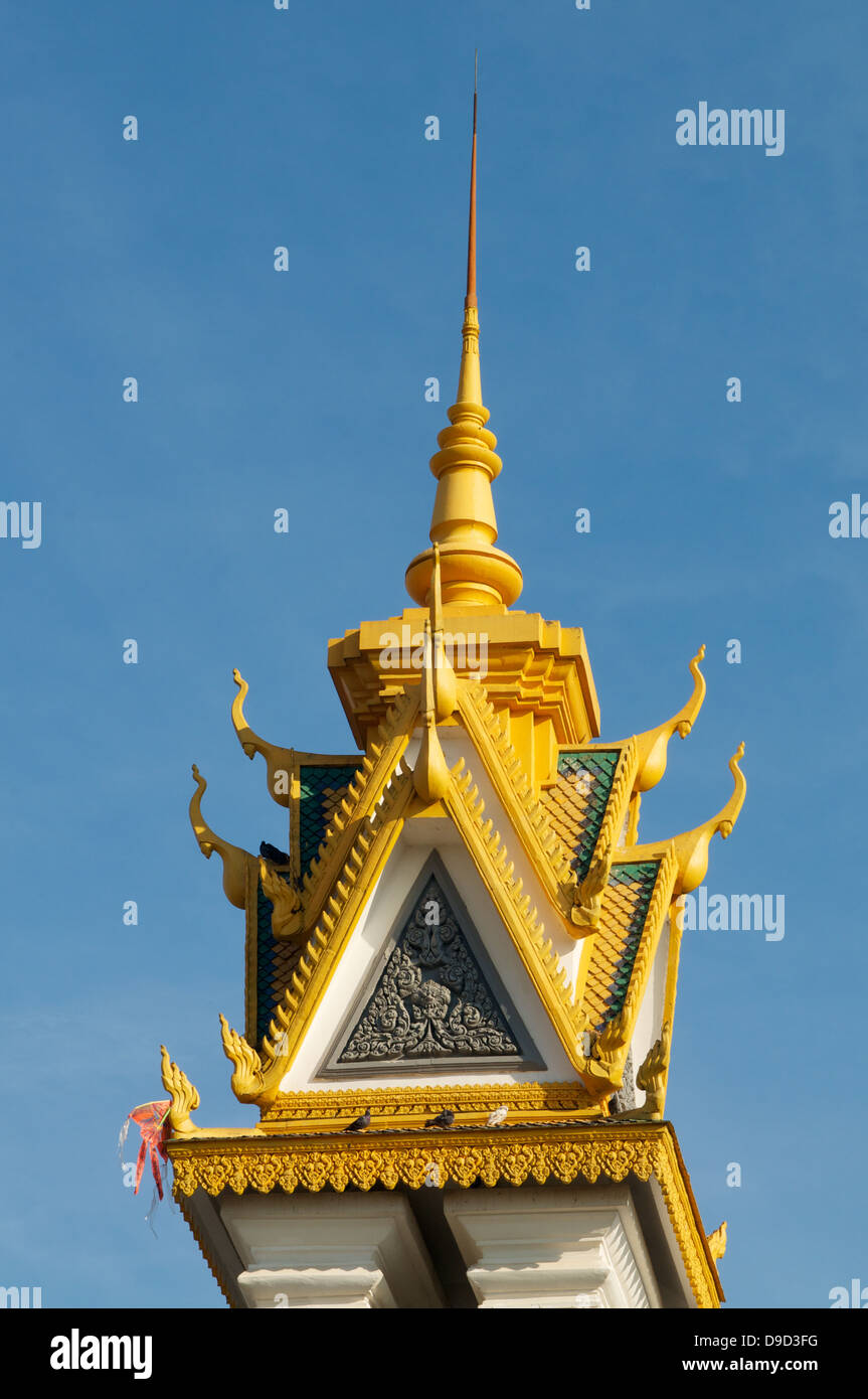 Spires of Cambodian Royal Palace Building Stock Photo - Alamy