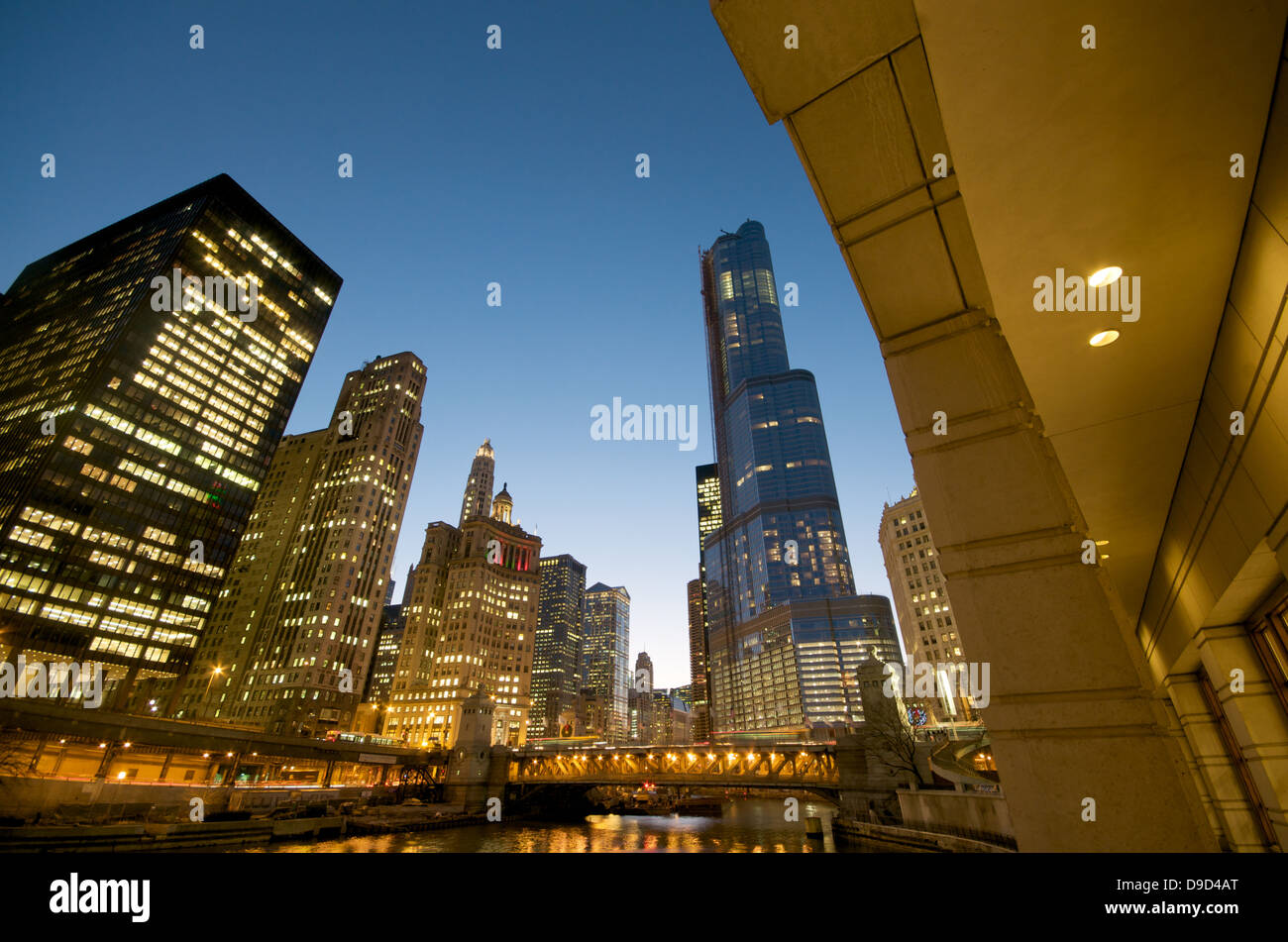 Chicago cityscape night hi-res stock photography and images - Alamy