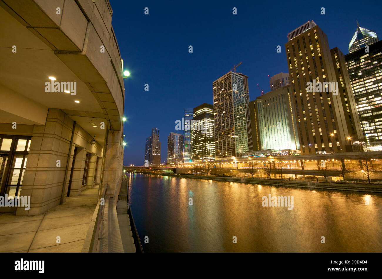 Aerial view of chicago river chicago hi-res stock photography and ...