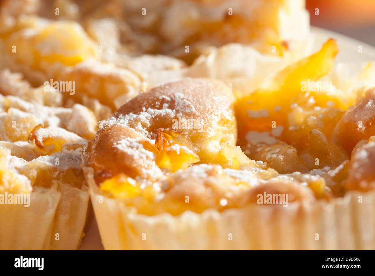 Apple fruit tratlets hi-res stock photography and images - Alamy
