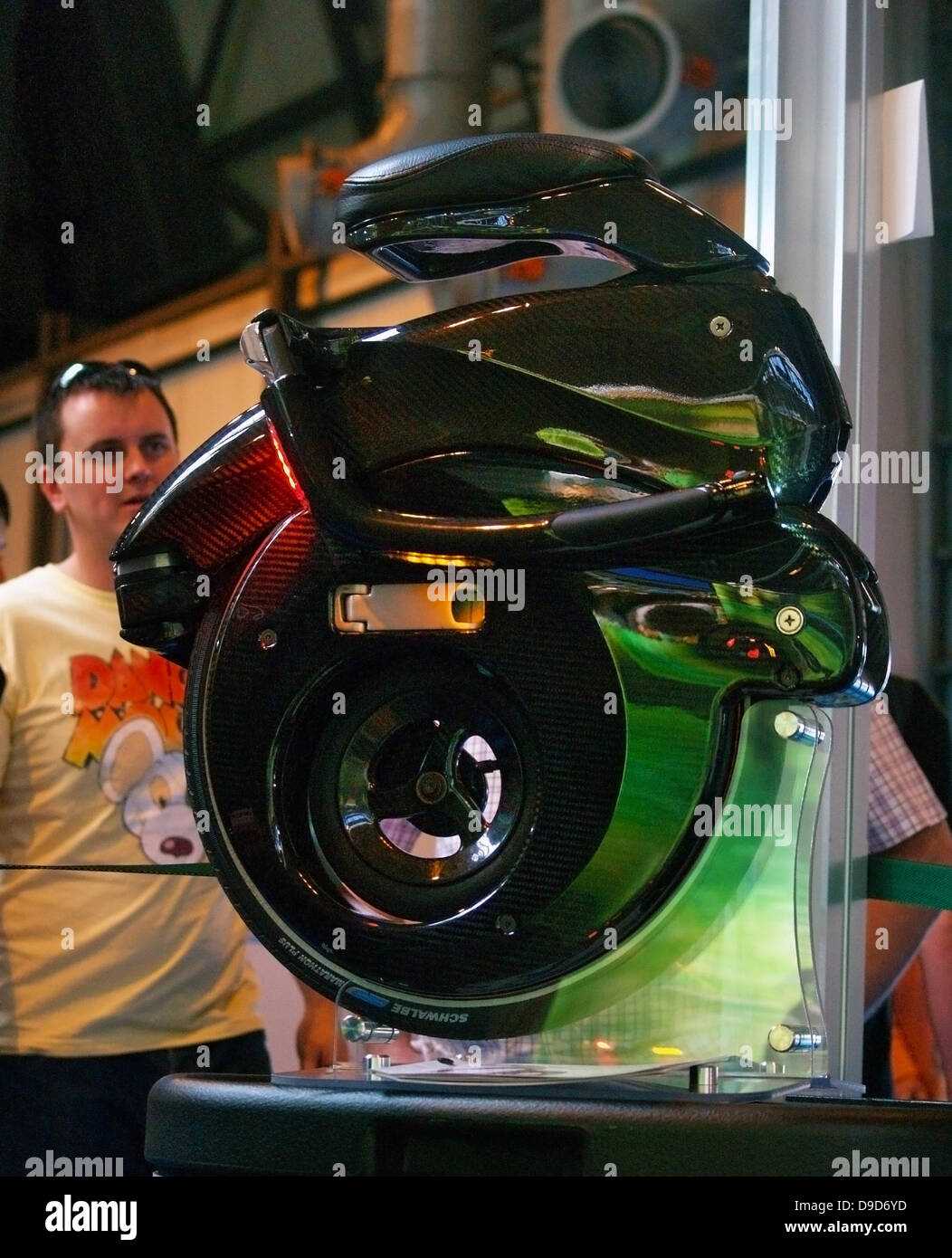 The YikeBike goes international YikeBike, the compact electric bike ...