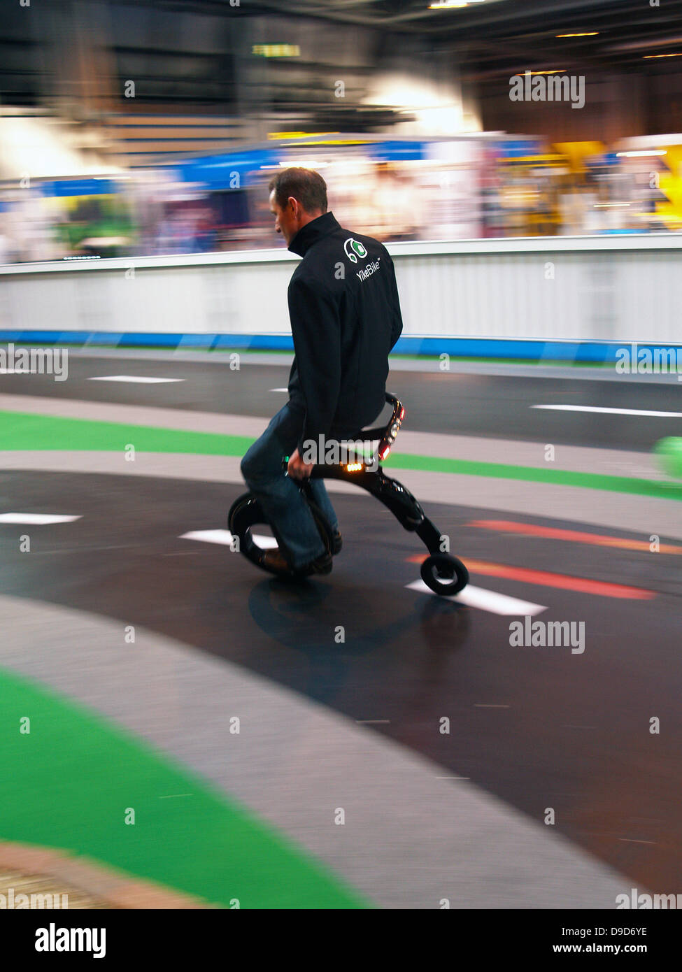 The YikeBike goes international YikeBike, the compact electric bike ...