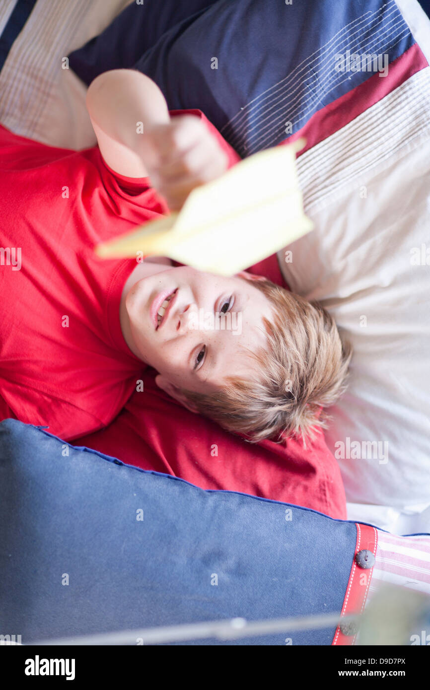 Paper toy bed hi-res stock photography and images - Alamy