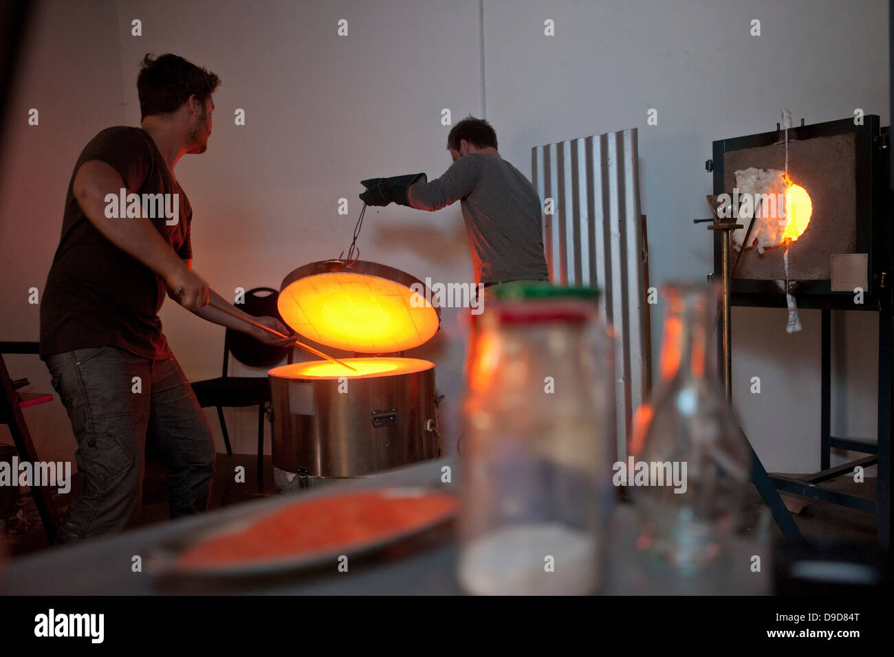 Working in glass hi-res stock photography and images - Alamy