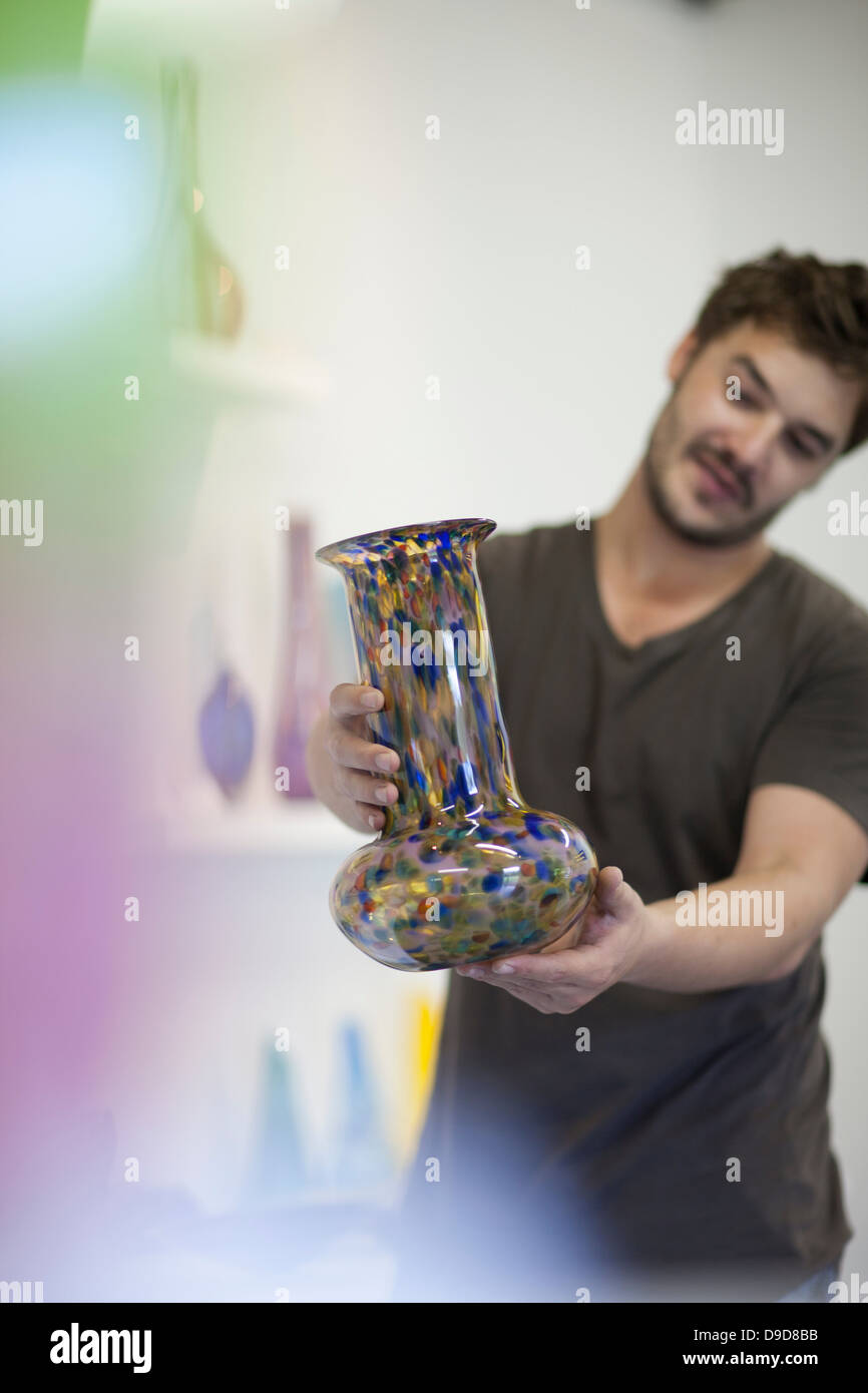 Man making vase hi-res stock photography and images - Alamy