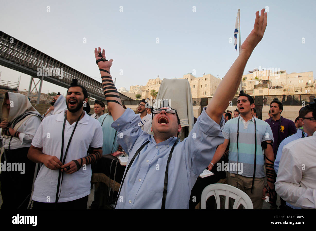 Yeshiva Hesder students praying in the Western Wall in the Old City of ...