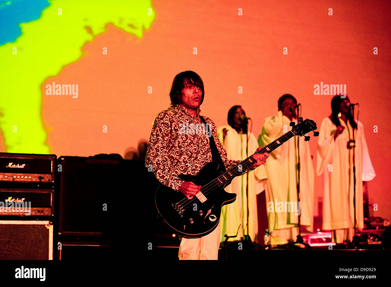 Gary Mounfield, aka Mani, of Primal Scream performing live at the ...