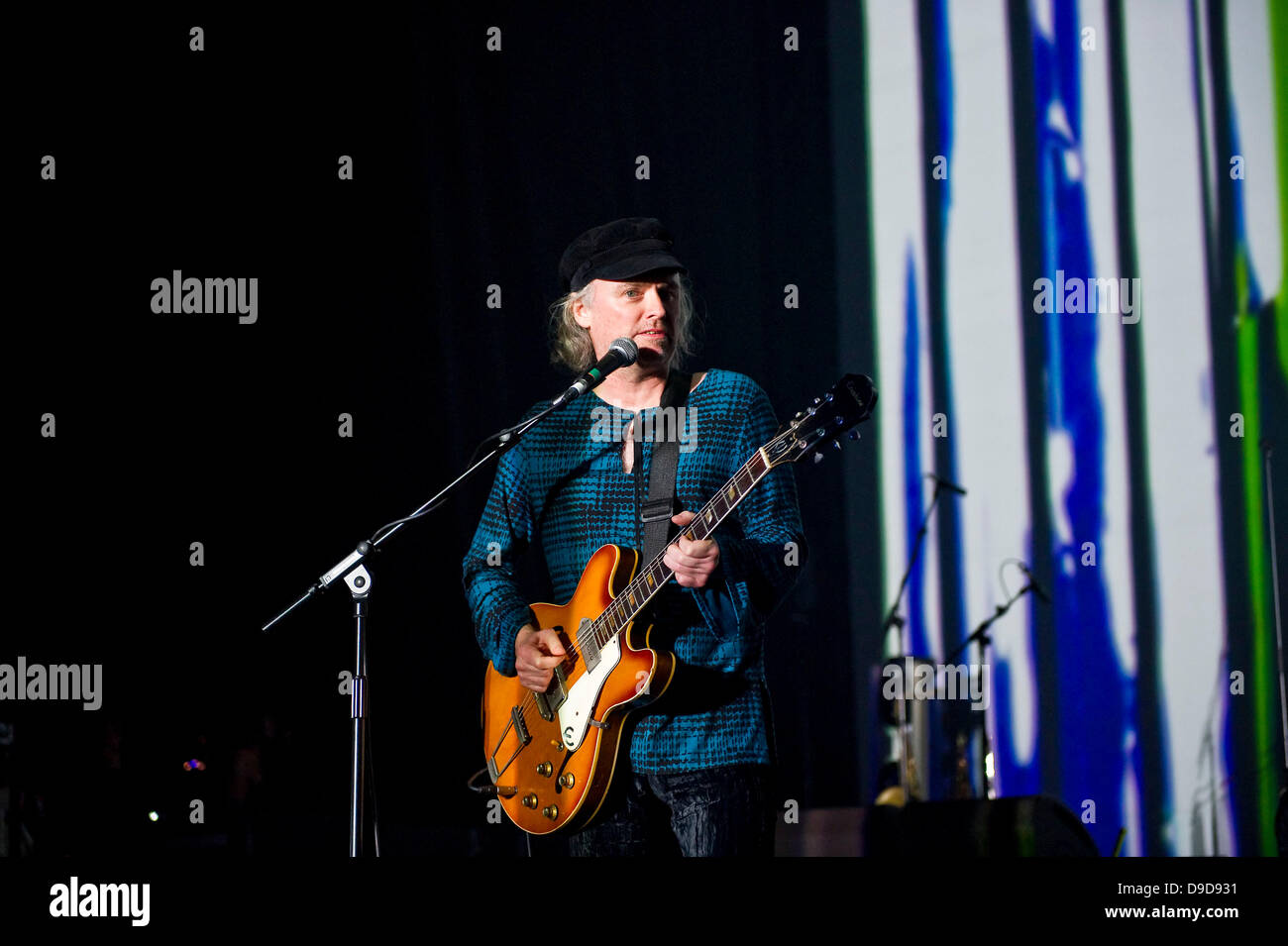 Andrew Innes of Primal Scream performing live at the Brixton Academy ...