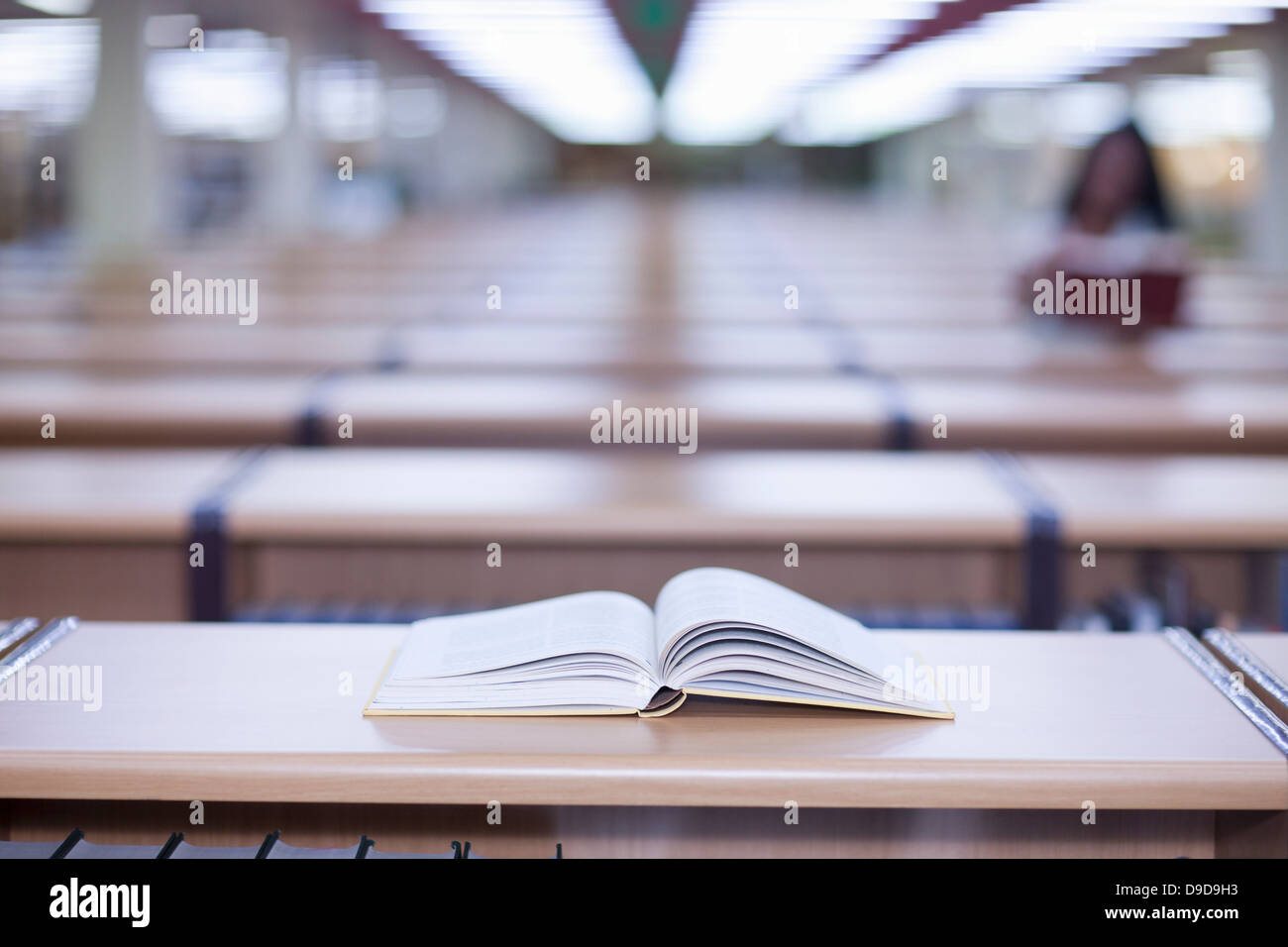 Open book on desk hi-res stock photography and images - Alamy