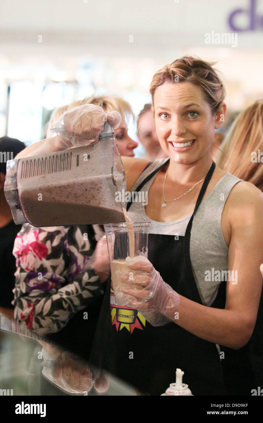 Arianne Zucker Cast Members of TV Soap 'Days Of Our Lives' create a ...