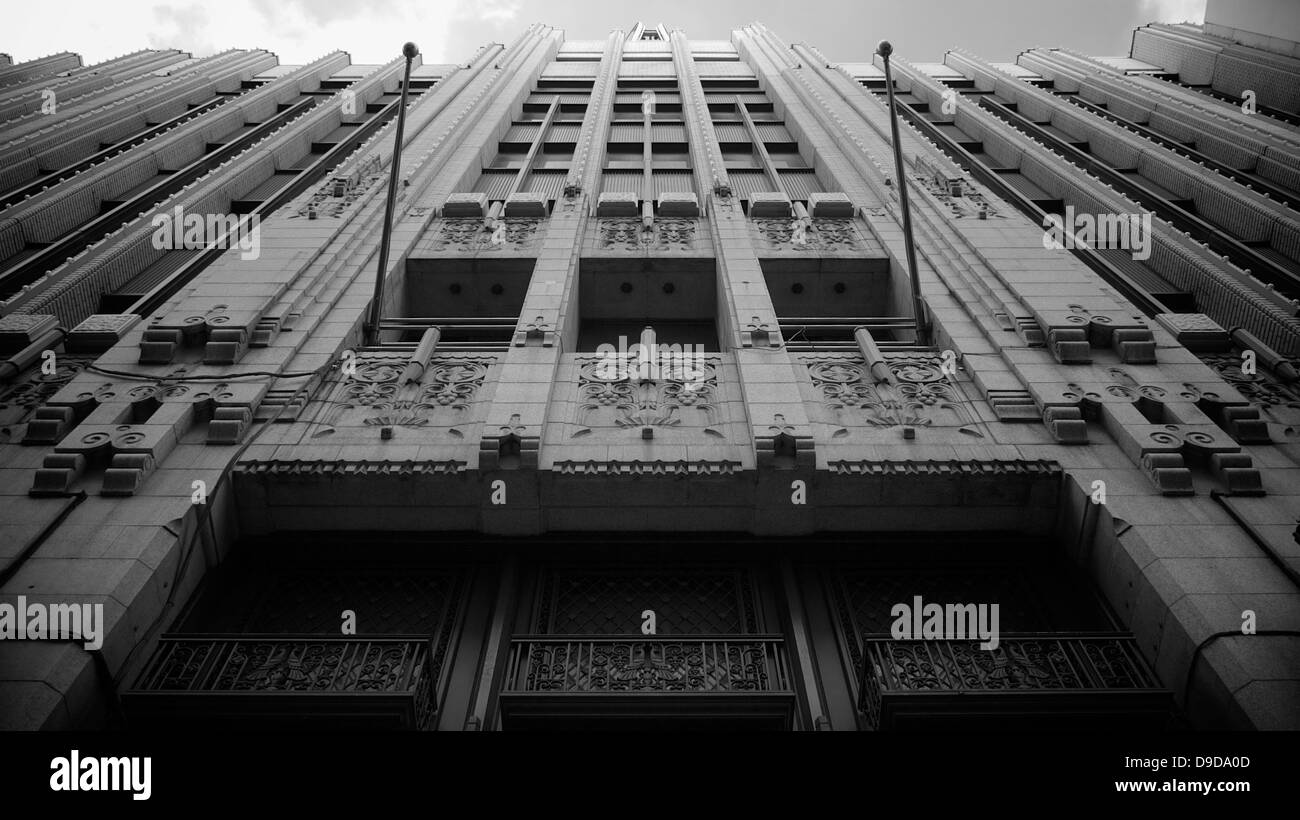 Exterior of Isetan Department Store at East Shinjuku Stock Photo - Alamy