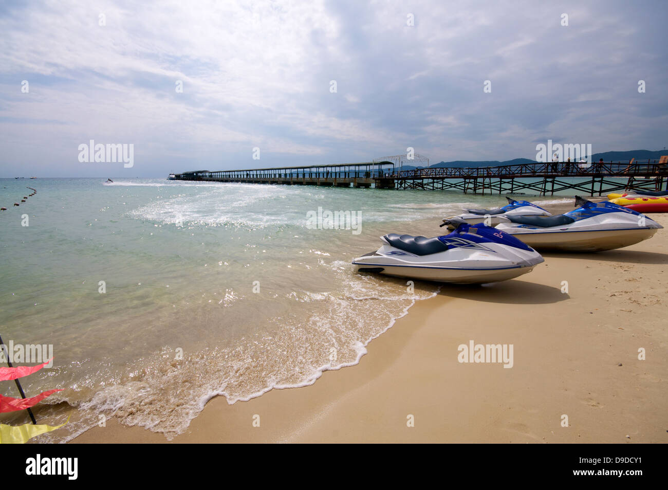Speed boat adventure on beach Stock Photo - Alamy