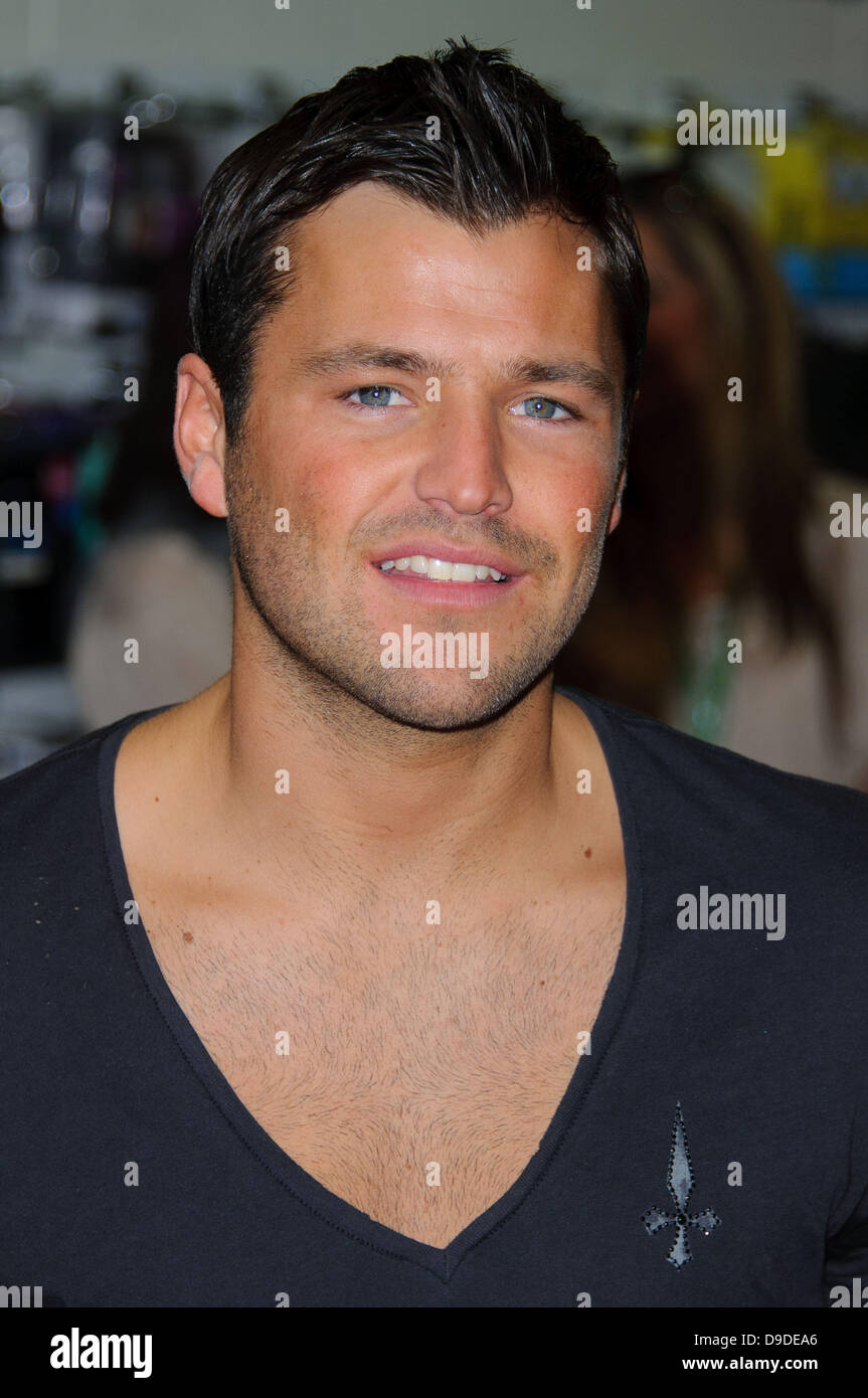Mark Wright The Only Way Is Essex Cast Promote And Sign Copies Of Their New Dvd At Hmv In