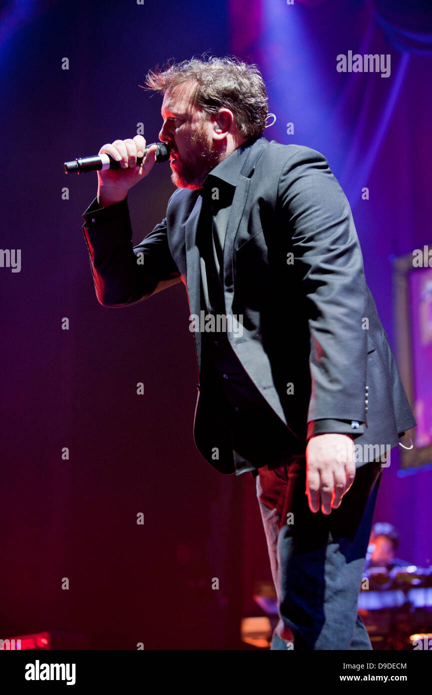 Guy Harvey of 'Elbow' performing live at the O2 Arena London, England ...