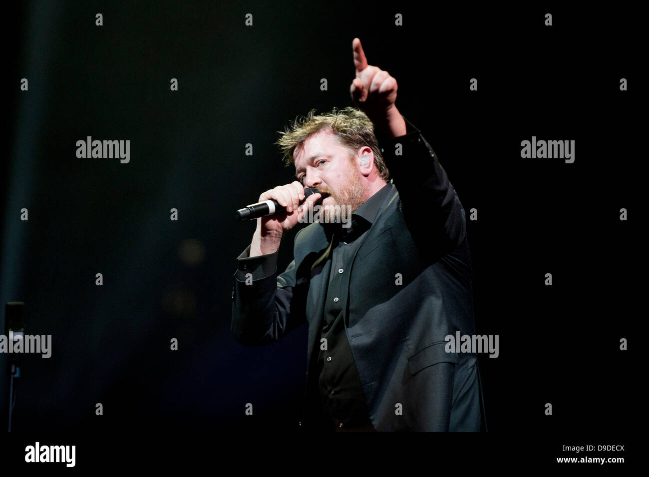 Guy Harvey of 'Elbow' performing live at the O2 Arena London, England ...